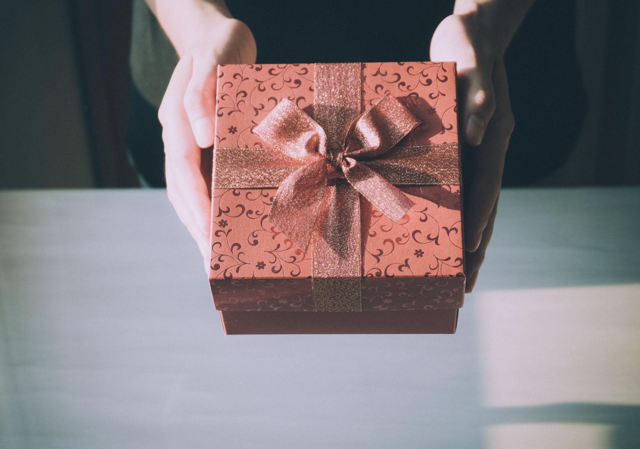 8 Budget Friendly Gift Ideas That Will Delight Your Loved Ones